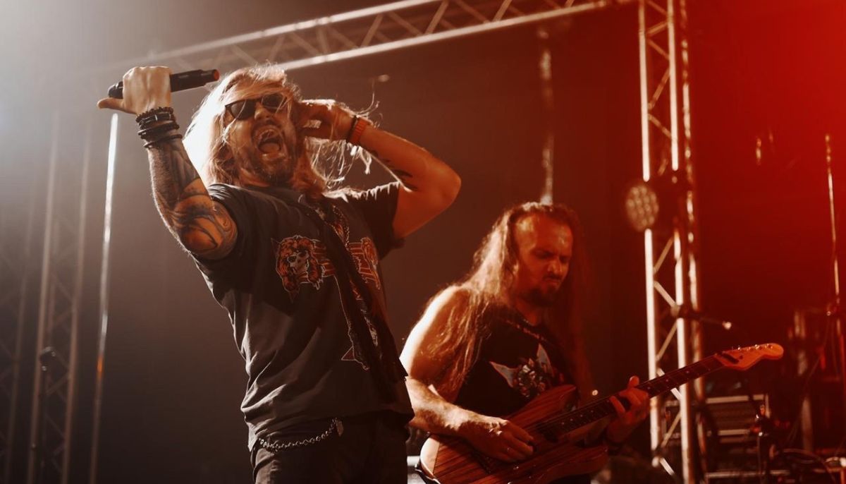 В Новосибирске залили перцовкой и ограбили группу Арсения Бородина ...